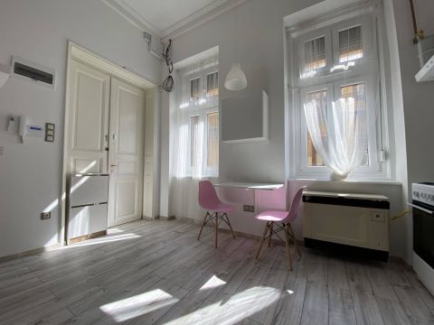 Kiadó lakás, ház Budapest 5. kerület - Duna House